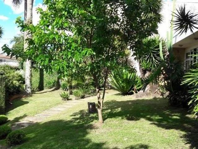 Casa Comercial com terreno de 1.700 m2 Merces