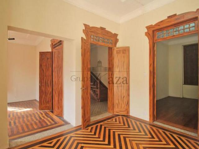 Casa Comercial Consolação 7 Dormitórios 700m²