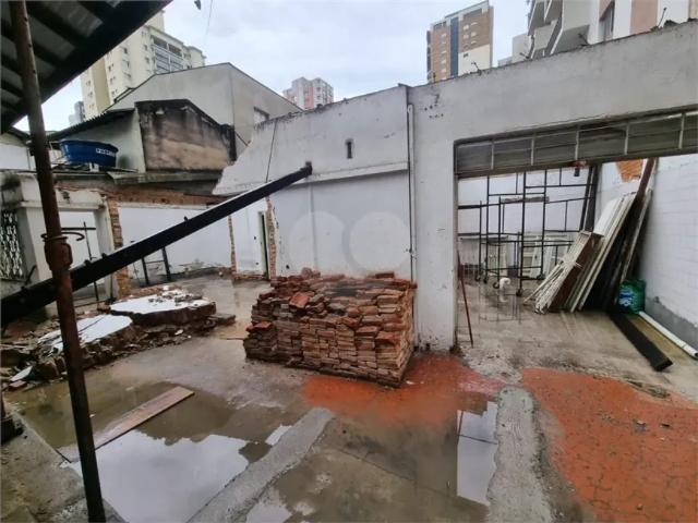 Casa Comercial de 405 m² no bairro de Pinheiros, com 312m² de construção, próximo estação de metrô!
