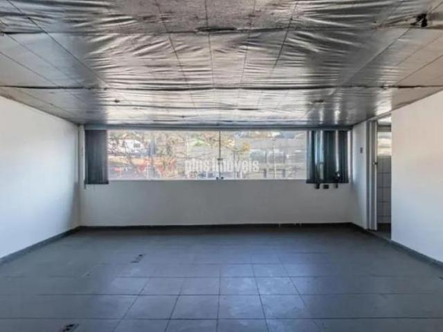 Casa comercial de 210 m² com 4 quartos e 2 vagas no Jardim Previdência próximo ao metrô Butantã