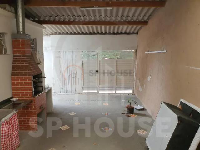 Casa Comercial de 3 Quartos no Campo Belo, SP: Locação com 210m² e 2 Vagas de Garagem!