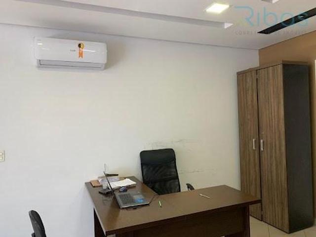Casa Comercial de Alto Padrão à Venda em Jundiaí SP, Centro: 4 Quartos, 1 Suíte, 1 Sala, 3 Banheiros