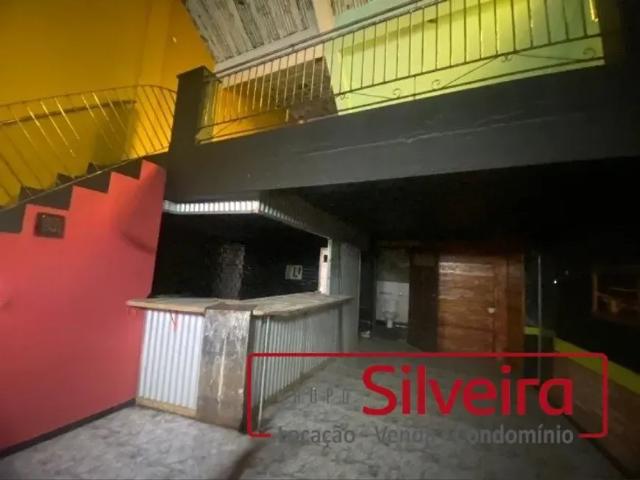 Casa comercial de esquina na João Alfredo!