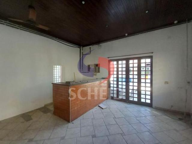 CASA COMERCIAL DE ESQUINA