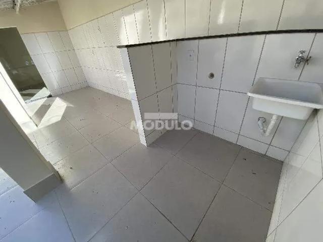 Casa comercial disponivel para locação no bairro Brasil