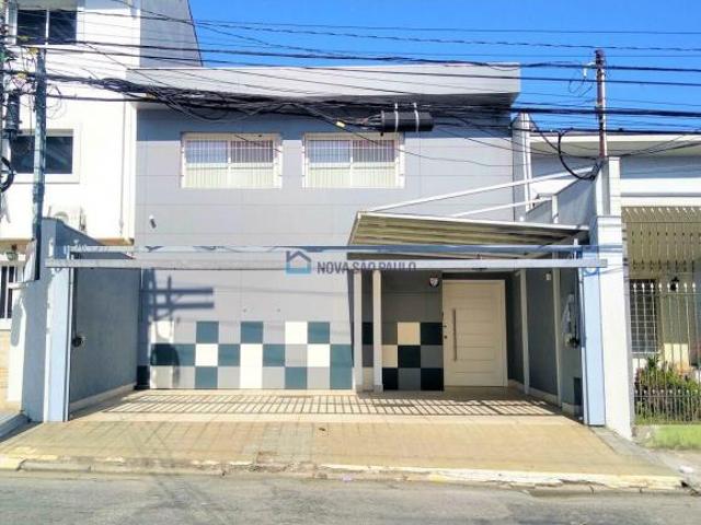 Casa comercial e residencial com 8 salas e 3 vagas, ao lado da estação Saúde do Metrô
