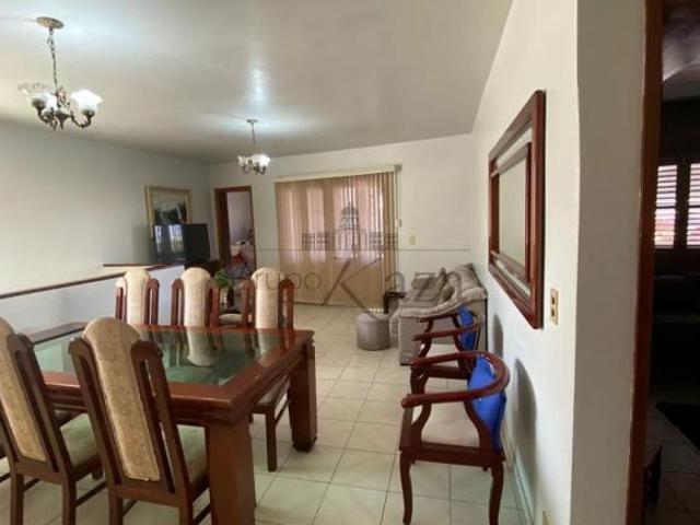 Casa Comercial e Residencial Jardim das Indústrias 326m²