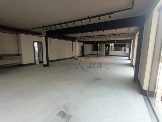 Casa Comercial e Residencial Jardim Guedala 5 Salas 370m²