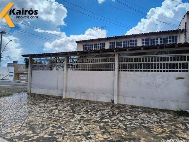 Casa comercial em terreno de esquina + loja com estacionamento. Saiba mais: 61 9.8300 2010