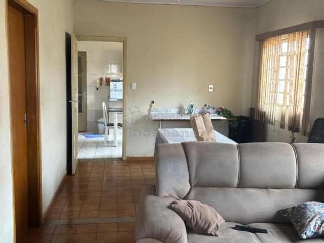 Casa comercial em Avenida no Jardim Santa Catarina