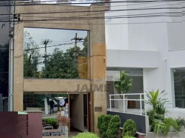 Casa Comercial em frente a FAAP com elevador