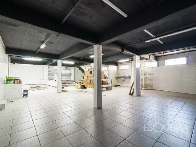 Casa comercial em rua tranquila no Panamby