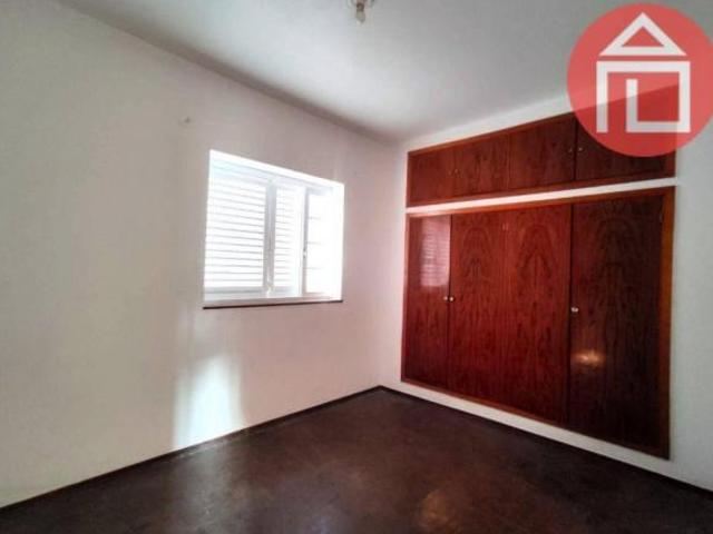 Casa comercial espaçosa com 3 dormitórios no Centro à venda, 180 m² por R$ 500.000 Centro Bragan