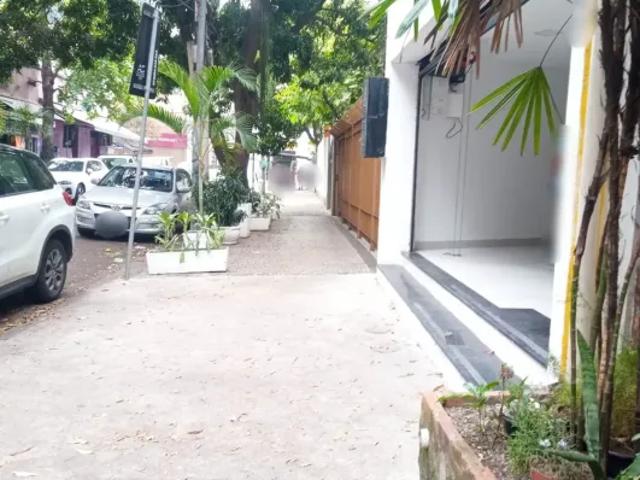 Casa comercial frente rua reformadíssima junto circuito gastronômico da rua maria angélica e lagoa!