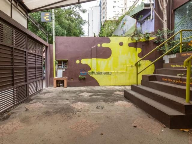 Casa Comercial na Vila Clementino