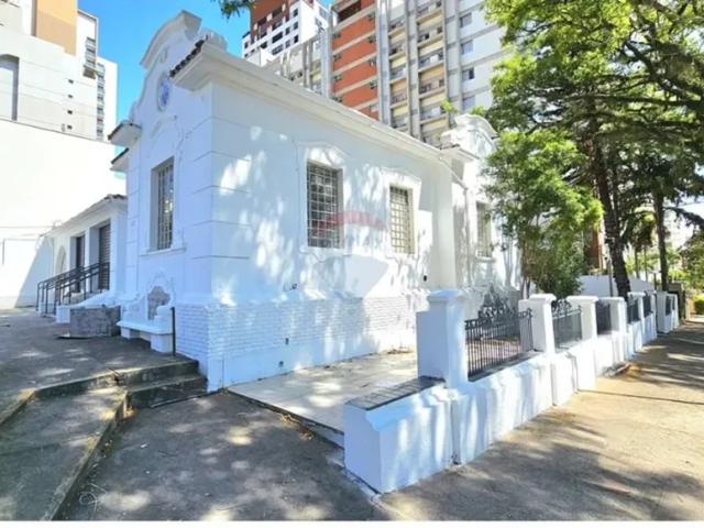 Casa Comercial na Av. Julio de Mesquita, Locação