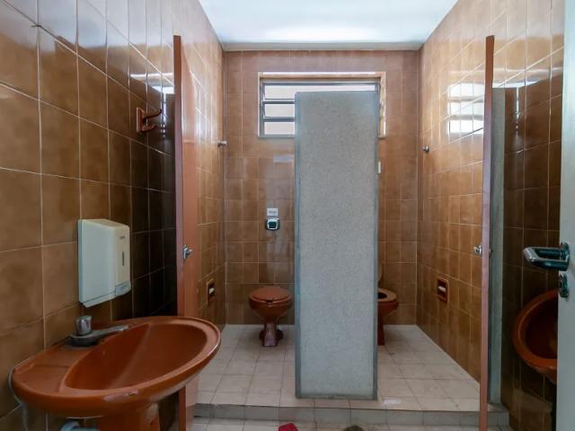 Casa comercial na Avenida Bosque da Saúde, N. 2118 • 328 m²
