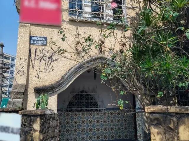 Casa comercial na Avenida da Aclimação, N. 894 • 300 m²