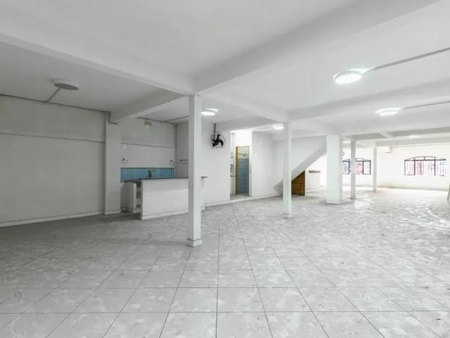 Casa comercial na Avenida Edu Chaves, N. 600 • 480 m²