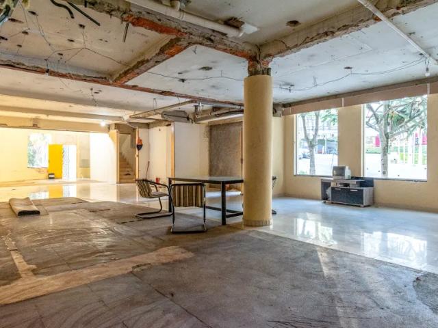 Casa comercial na Avenida Giovanni Gronchi, N. 5340 • 1505 m²