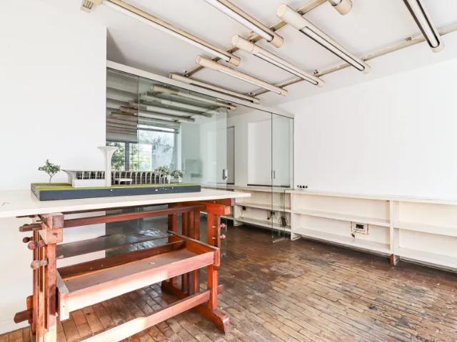 Casa comercial na Rua Gandavo, N. 577 • 167 m²