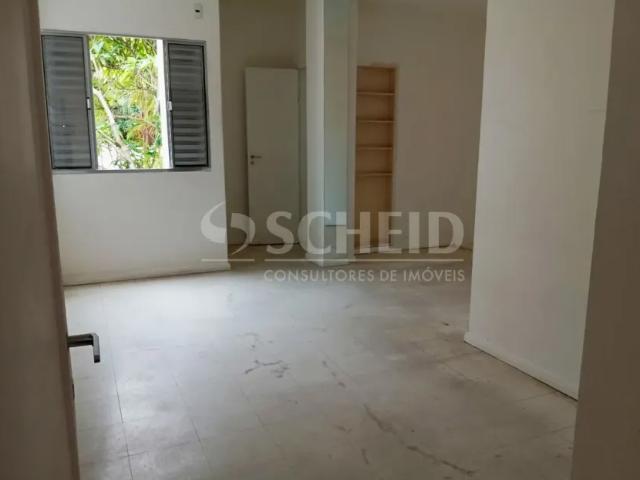 Casa comercial na Rua Getúlio Soares da Rocha, N. 28 • 400 m²