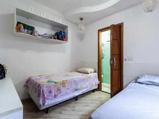 Casa comercial na Rua General Irulegui Cunha, N. 234 • 380 m²