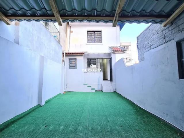 Casa comercial na Rua Duque de Caxias