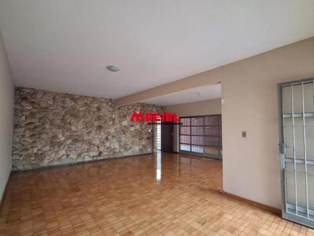 Casa comercial no bairro Bela Vista/Vila Maria, ao lado do centro da cidade, Av: Principal, 04 dormi