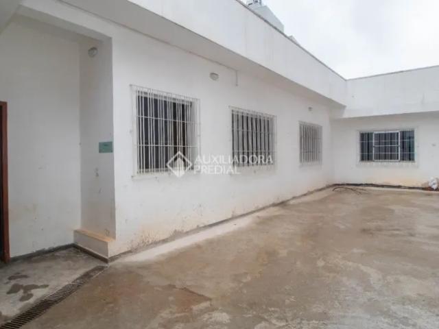 Casa comercial no bairro Jardim do Mar