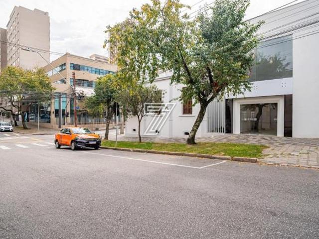 Casa comercial no Centro