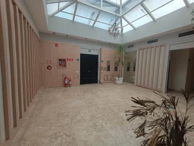 Casa Comercial ou Residencial Vila Nova Conceição 8 Dormitórios 1.025m²