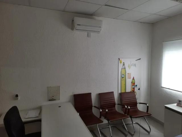 Casa comercial ou Residencial na Vila Gumercindo com clinica montada para trabalhar