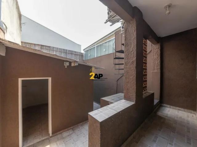 Casa comercial para aluguel na Vila Mariana, São Paulo SP, com 4 salas, 2 banheiros, 1 vaga de garag