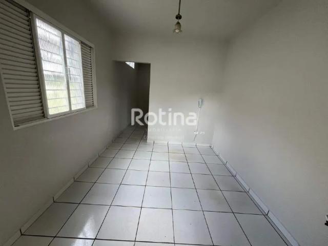 Casa Comercial para alugar, 3 quartos, Santa Mônica Uberlândia/MG Rotina Imobiliária