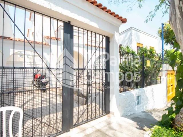 Casa comercial para alugar com 9 salas e 5 vagas na Aclimação