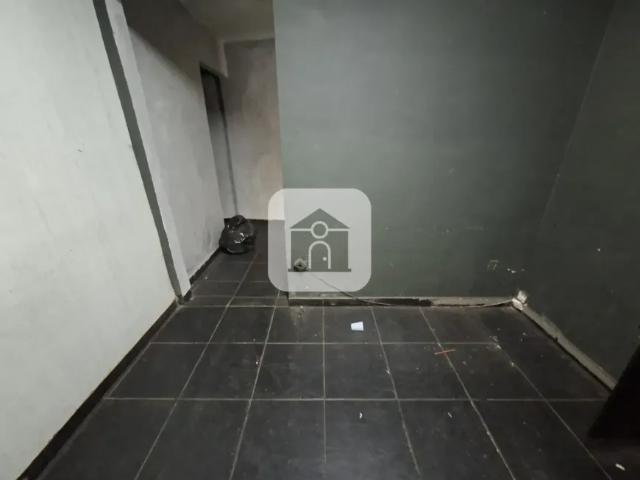 Casa Comercial para locação no bairro Cazeca