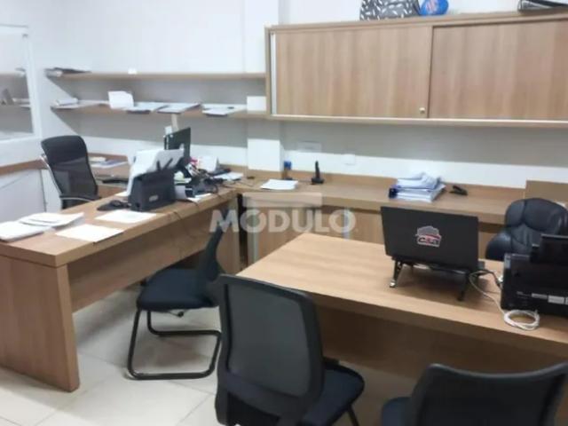 Casa comercial para locação no Bairro Vigilato Pereira