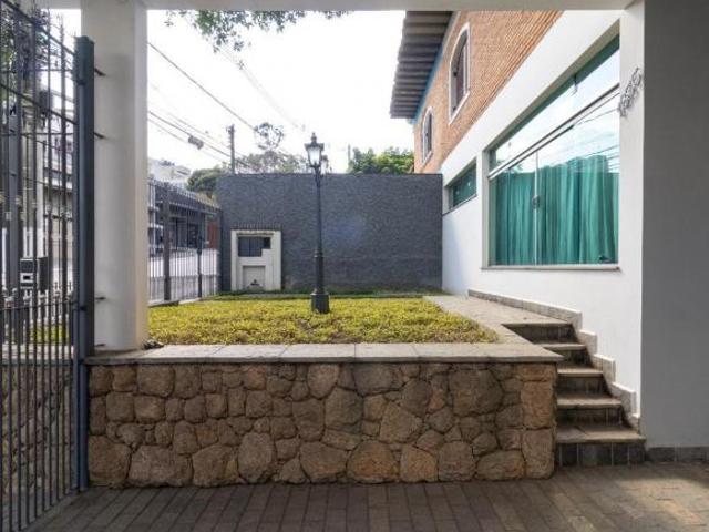 Casa comercial para venda em Alto de Pinheiros, 162m²