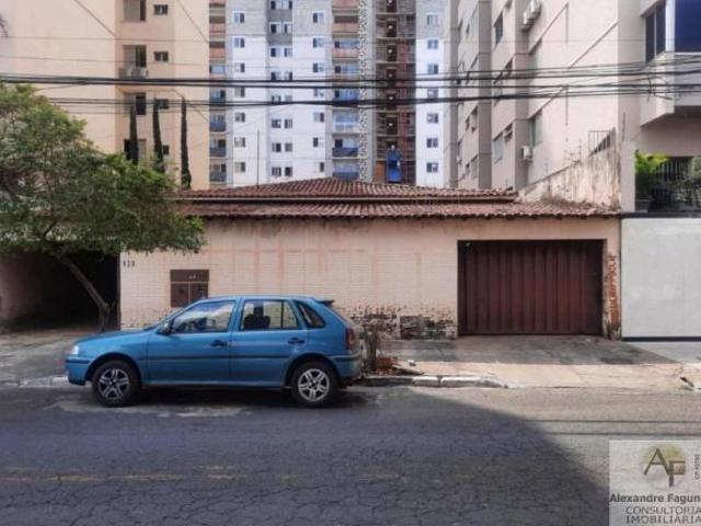 Casa Comercial para Venda em Goiânia, SETOR AEROPORTO, 4 dormitórios, 1 suíte, 3 banheiros, 3 vagas