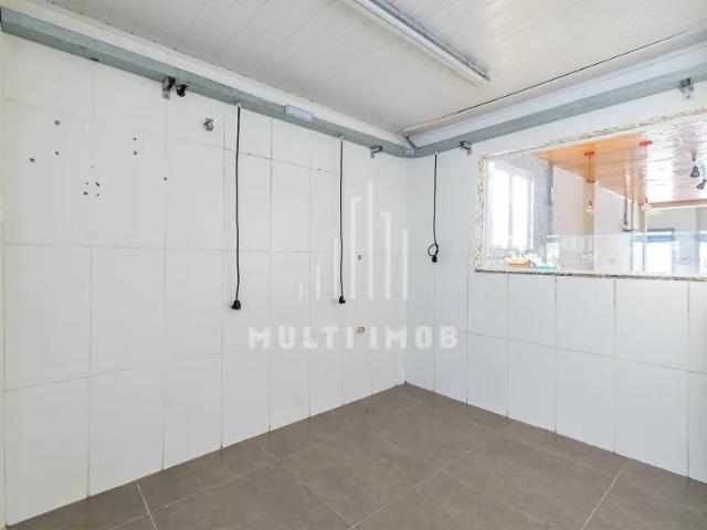 Casa comercial pronta no Santana