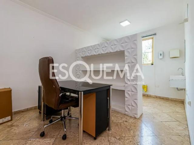 Casa comercial preparada para clínica