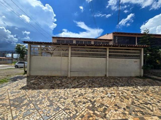 Casa Comercial QNG 13 Taguatinga Norte 3 Suítes 800 mil Renda Aceita Financiamento