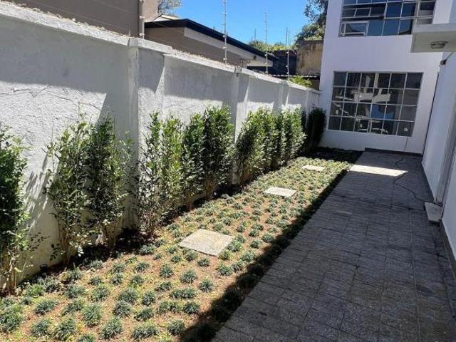Casa Comercial / Residencial à venda no Jardim América com 600m², 10 vagas à 250mts do Parque Ibirap
