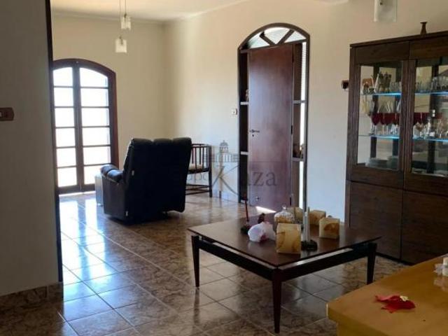 Casa Comercial Residencial Centro Jacareí 3 Dormitórios 350m²