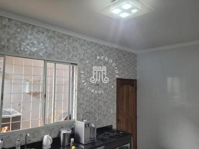 CASA COMERCIAL/RESIDENCIAL À VENDA COM 04 DORMITÓRIOS 01 SUÍTE, LOCALIZADA NO BAIRRO CENTRO NA CID
