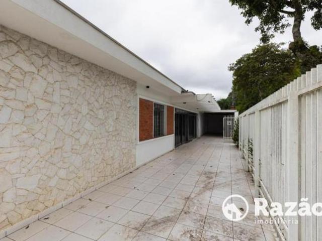 CASA COMERCIAL/RESIDENCIAL COM ÁREA TOTAL DE 188,00m² HUGO LANGE REF 6207