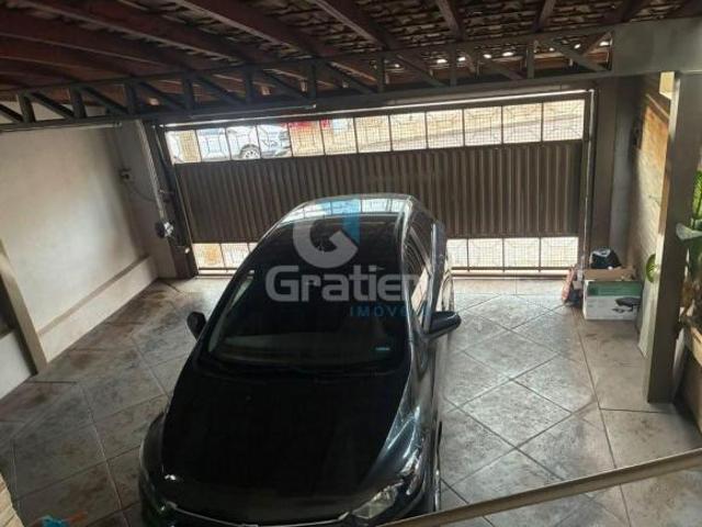 Casa completa no Centro de Araraquara com area gourmet e suite com closet!