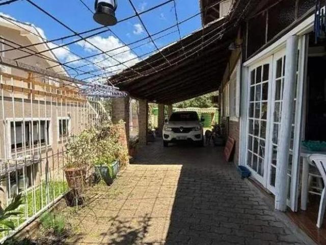 Residência de Luxo no Cantegril com 4 Dormitórios, 2 Suítes, Piscina e Espaço Gourmet Exclusivo