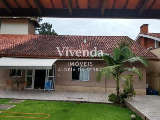 Casa Completa com 4 Dormitórios e Excelente Espaço no Morada dos Pássaros
